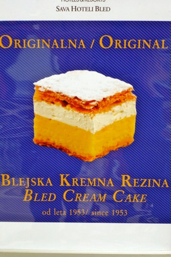 Traveling in Slovenia, Lake Bled, the kremšnita, Lake Bled's specialty ...